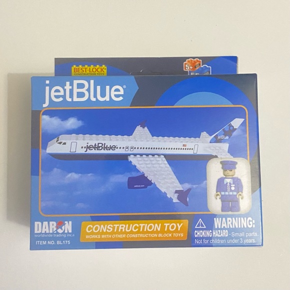 Daron | Toys | Jetblue Construction Block Toy Kit Airplane Model Daron ...